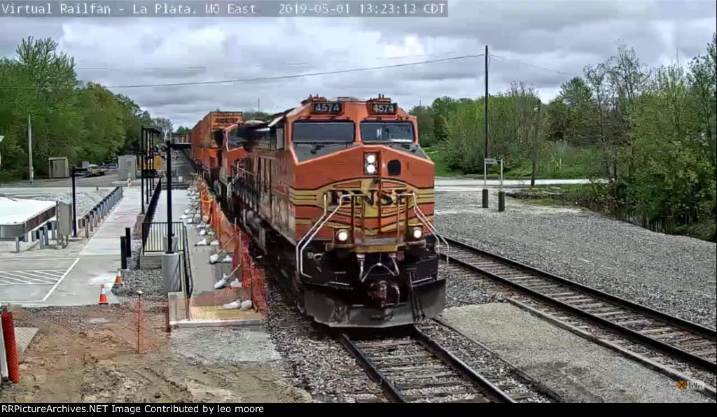 BNSF 4574